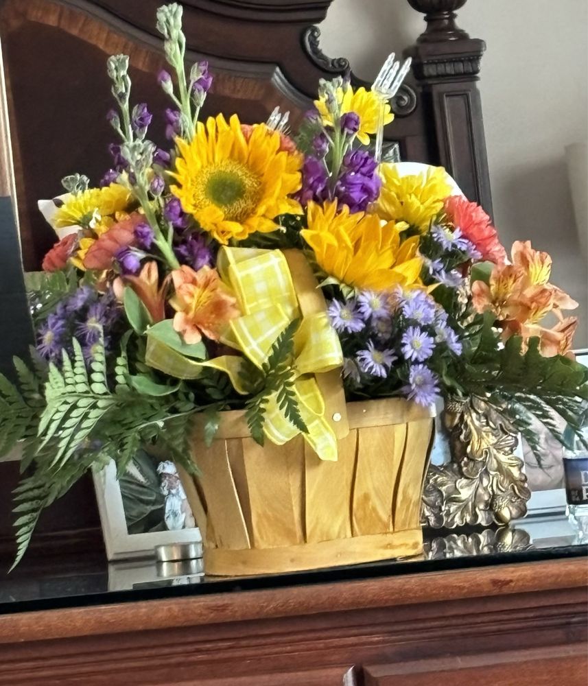 DANA’S FLORAL DESIGN - Updated January 2026 - 11 Photos - 164 E Main St ...