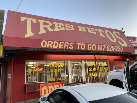 TRES BETOS TAQUERIA - 140 Photos & 104 Reviews - 2418 NE 28th St, Fort ...