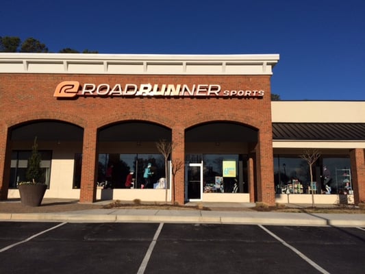 ROAD RUNNER SPORTS - Updated December 2025 - 11 Photos & 103 Reviews ...