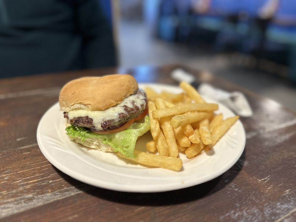 CAFE DUTCHESS - Updated April 2026 - 13 Photos - 200 W Liberty Dr ...