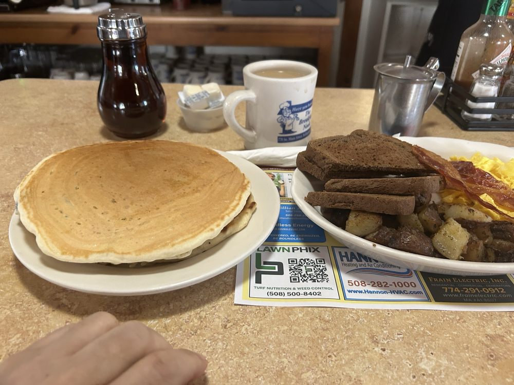 BREAKFAST NOOK - Updated October 2025 - 27 Photos & 81 Reviews - 770 S ...