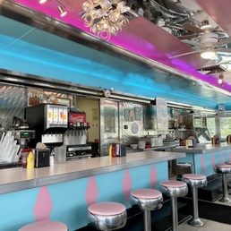 THE COMET CLASSIC DINER & CREAMERY - Updated December 2025 - 151 Photos ...
