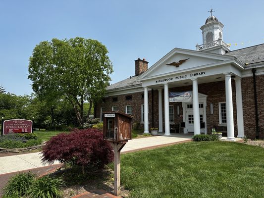 RIDGEWOOD PUBLIC LIBRARY - Updated December 2025 - 11 Reviews - 125 N ...