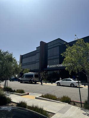 KAISER PERMANENTE PORTER RANCH MEDICAL OFFICES - Updated May 2025 - 70 ...