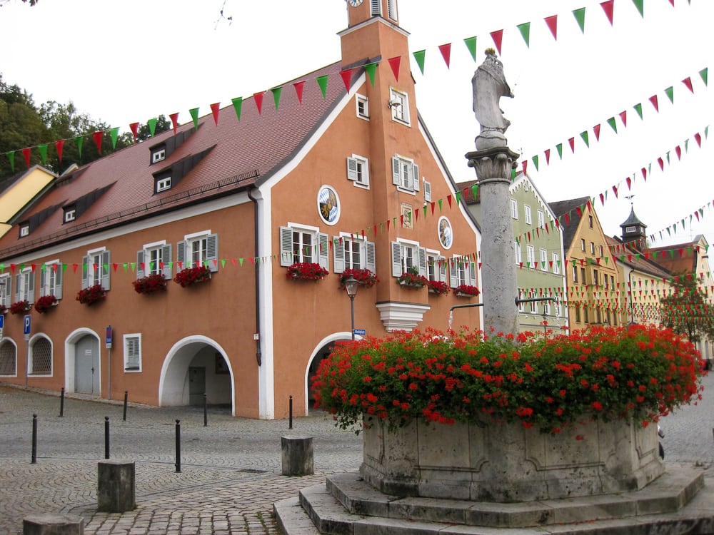 MARKTPLATZ MAINBURG - Updated March 2025 - Marktplatz 1, Mainburg ...