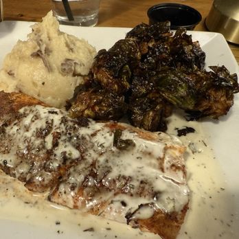 SOUTHERN ROOTS - Updated September 2025 - 559 Photos & 539 Reviews ...