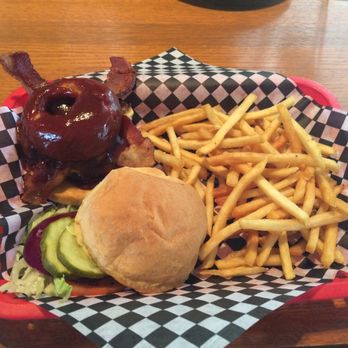 VAN’S PIZZA, PUB & GRILL - Updated December 2025 - 36 Photos & 63 ...