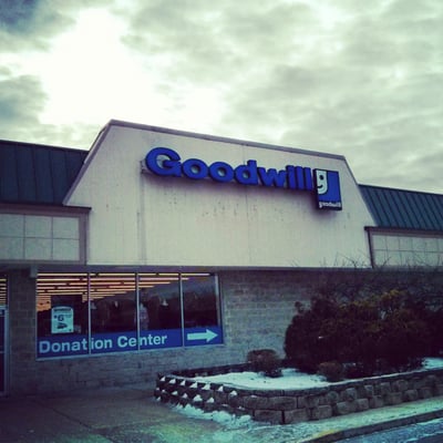 GOODWILL STORE & DONATION CENTER - Updated December 2025 - 15 Photos ...