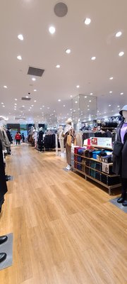UNIQLO - Updated July 2024 - 27 Photos & 21 Reviews - 141 Southcenter ...