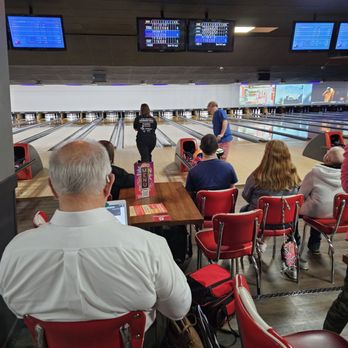 BOWLERO TAMPA BAY - Updated December 2025 - 30 Photos & 23 Reviews ...