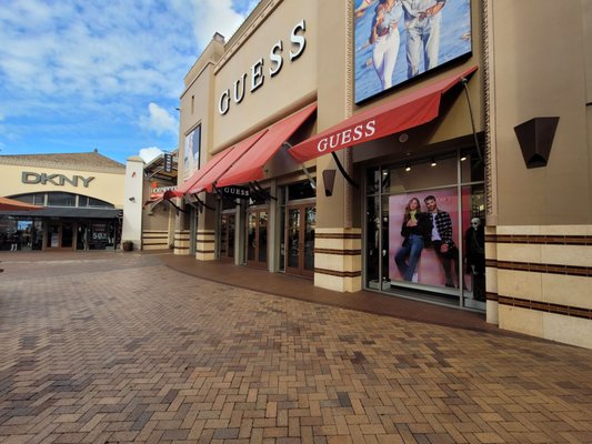 GUESS CITADEL OUTLET ACCESSORY STORE - Updated April 2025 - 25 Photos ...