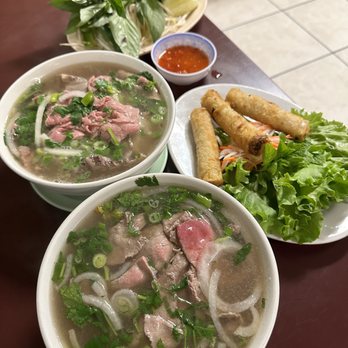 PHO HOA LINDA VISTA - Updated November 2025 - 322 Reviews & 304 Photos ...