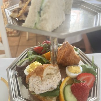 ASHES’ BOUTIQUE AND TEA GARDEN - Tea Room - 332 2nd St S, Jacksonville ...