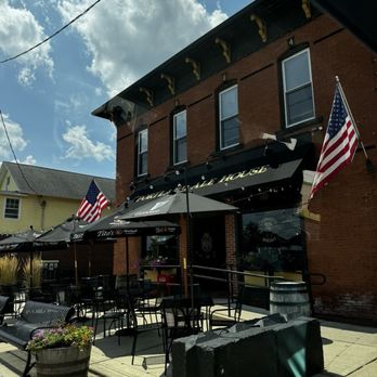 PORTLAND ALE HOUSE - Updated January 2026 - 96 Photos & 71 Reviews ...