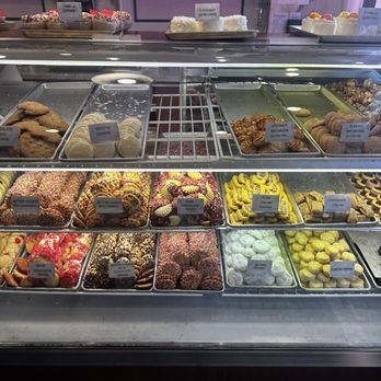 ISGRO PASTRIES - Updated June 2024 - 603 Photos & 554 Reviews - 1009 ...