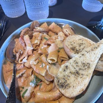 FUSE’D - Updated December 2025 - 75 Photos & 52 Reviews - 24402 ...