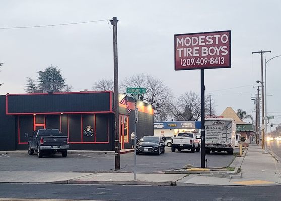 MODESTO TIRE BOYS AND AUTOMOTIVE REPAIR - Updated August 2025 - 21 Photos & 22 Reviews - 405 ...