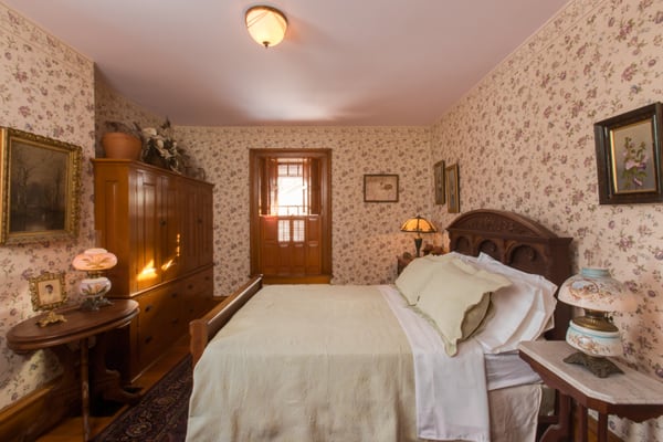 ALLYN MANSION - Updated January 2026 - 98 Photos - 511 E Walworth Ave ...