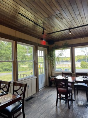 DELTA LAKE INN - Updated December 2025 - 135 Photos & 94 Reviews - 8524 ...