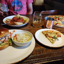 THE PUB AT 333 - Updated October 2025 - 187 Photos & 198 Reviews - 333 ...