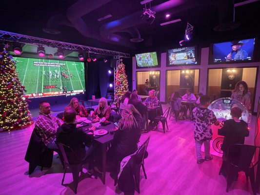 DISTRICT CHURCH - Updated October 2025 - 65 Photos - 7000 Rossmore Ln ...