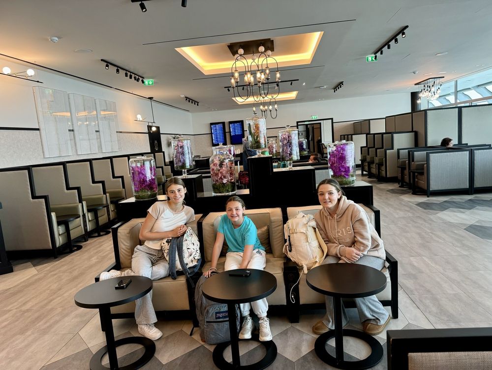 EXTIME LOUNGE - Updated November 2024 - 16 Photos - Tremblay-en-France ...