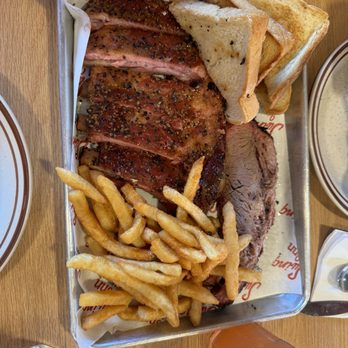 SWING INN CAFE & BBQ - Updated May 2024 - 1018 Photos & 1265 Reviews ...