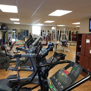 CRUNCH FITNESS - Updated October 2025 - 301 Veterans Pkwy, Normal ...