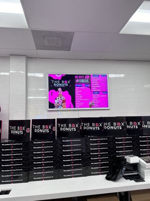 THE BOX DONUTS - Updated February 2025 - 31 Photos & 35 Reviews - 14920 ...