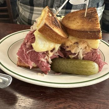 FAMOUS 4TH STREET DELICATESSEN - Updated December 2025 - 1428 Photos ...