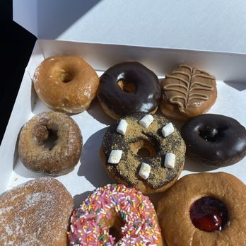 SESAME DONUTS - Updated September 2024 - 120 Photos & 95 Reviews - 3231 ...