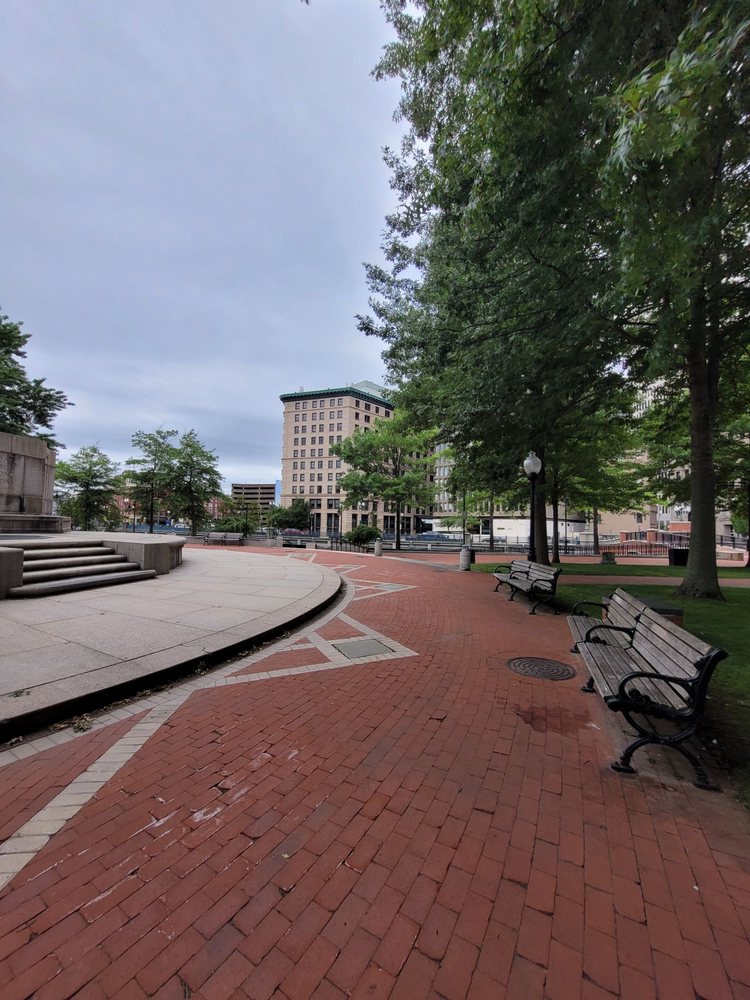 MEMORIAL PARK - Updated October 2025 - 13 Photos - S Main St & College ...