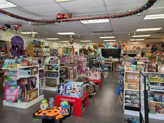 BRAINYZOO TOYS - FOLSOM PREMIUM OUTLETS - Updated December 2024 - 38 ...
