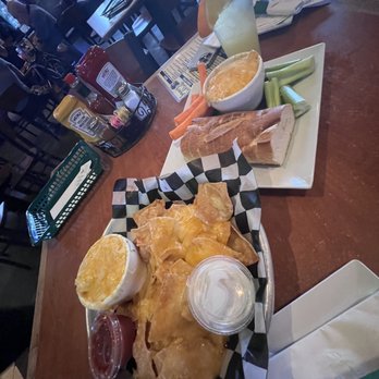 LOONEYS PUB SOUTH - Updated June 2025 - 220 Photos & 399 Reviews - 8180 ...