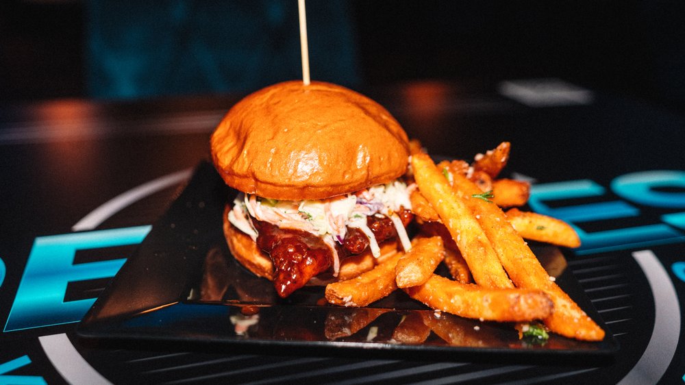 DEUCES KITCHEN AND COCKTAILS - 36 Photos & 13 Reviews - 4632 S Maryland ...