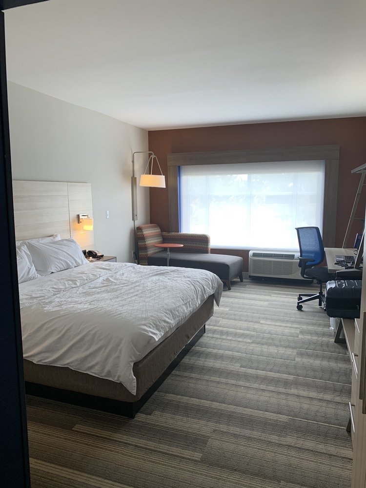 HOLIDAY INN EXPRESS & SUITES TOLEDO SOUTH - PERRYSBURG - 13 Reviews ...