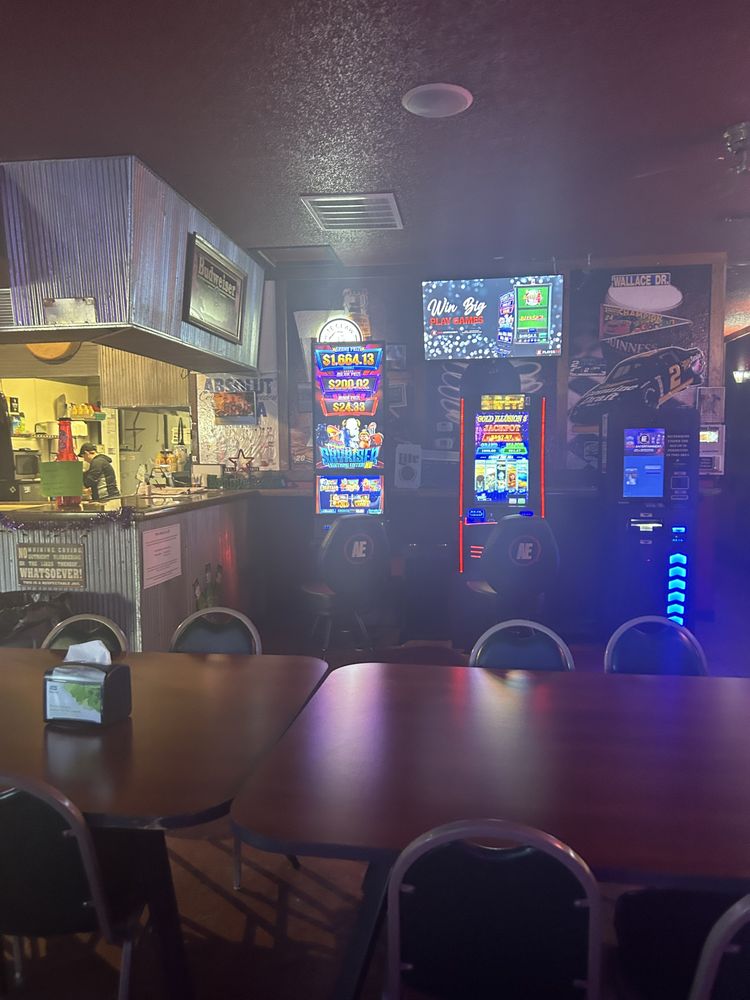 BRASKA BAR & GRILL - Updated October 2025 - 13 Photos - 501 W A St ...