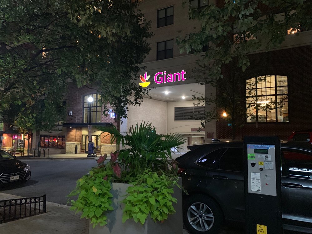 GIANT - Updated September 2025 - 11 Reviews - 2501 9th Rd, Arlington ...
