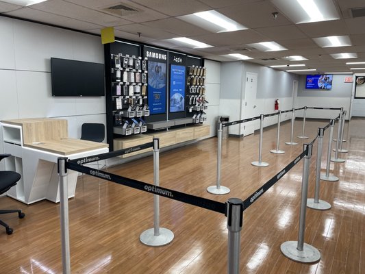 OPTIMUM - Updated January 2026 - 11 Photos & 53 Reviews - 1095 E 45th ...