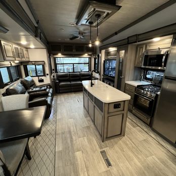 CAMPING WORLD RV SALES - Updated December 2025 - 41 Photos & 123 ...