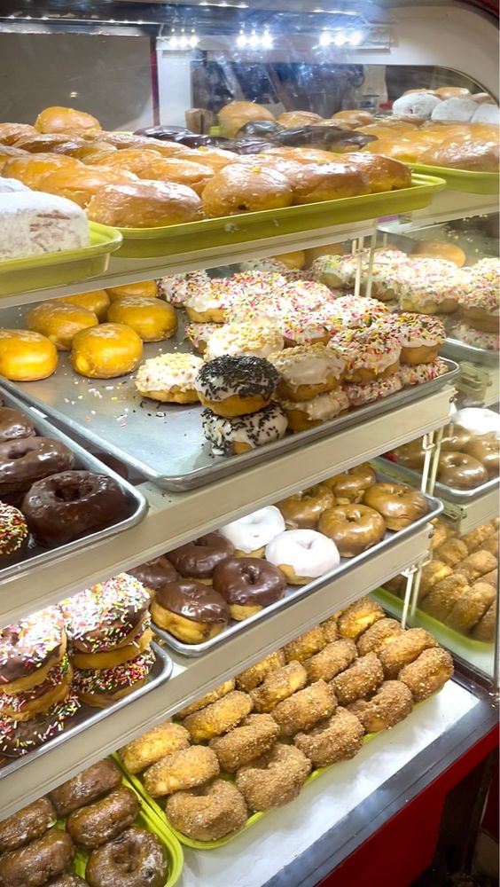 FRIENDLY DONUT HOUSE - Updated May 2024 - 529 Photos & 433 Reviews ...