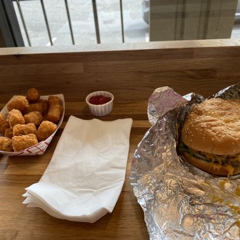 206 BURGER COMPANY - Updated June 2024 - 77 Photos & 61 Reviews - 101 ...