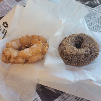 VOODOO DOUGHNUT - Updated January 2025 - 79 Photos & 40 Reviews - 3210 ...