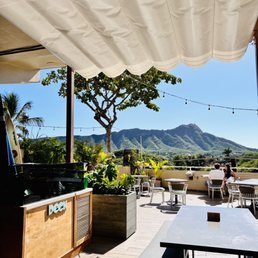 DECK. - Updated March 2025 - 3939 Photos & 2202 Reviews - 150 Kapahulu Ave, Honolulu, Hawaii ...