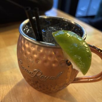 BERLINER PUB - Updated May 2025 - 765 Photos & 761 Reviews - 221 Main ...