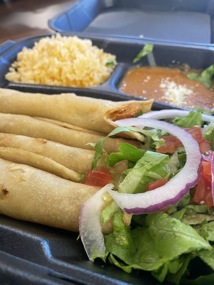 STARLIGHT CAFE - Updated October 2025 - 11 Photos - 6650 Continental Dr ...