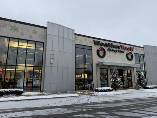 WEATHERTECH - Updated January 2026 - 273 Photos & 479 Reviews - 841 ...