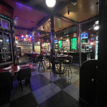 LUCILLE’S SMOKEHOUSE BAR-B-QUE - Updated January 2025 - 1660 Photos ...