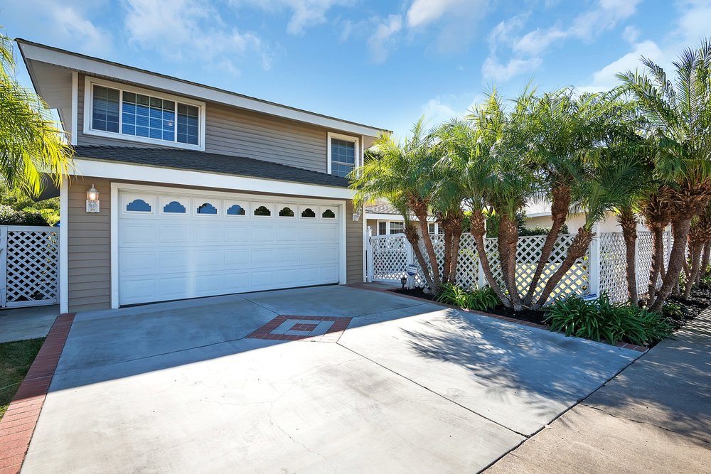 JEFF ROEHRICK - COMPASS - 12 Photos - 303 3rd St, Huntington Beach, CA ...