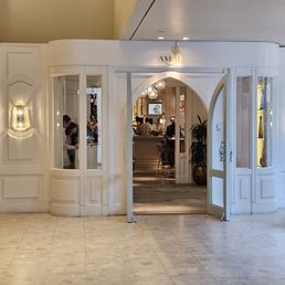 AMAL - Updated December 2025 - 380 Photos & 132 Reviews - 131 Bloor ...